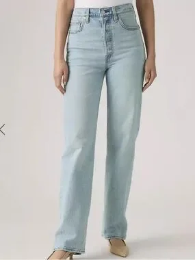 Levi's | Jeans | New Ribcage Button Fly Light Wash Straight Leg Womens ...